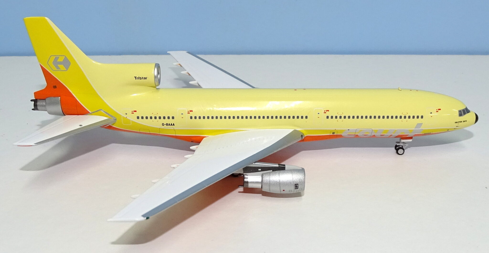 Halcyon Days: Court Line Lockheed L-1011 Tristar 1 G-BAAA by NG Models ...